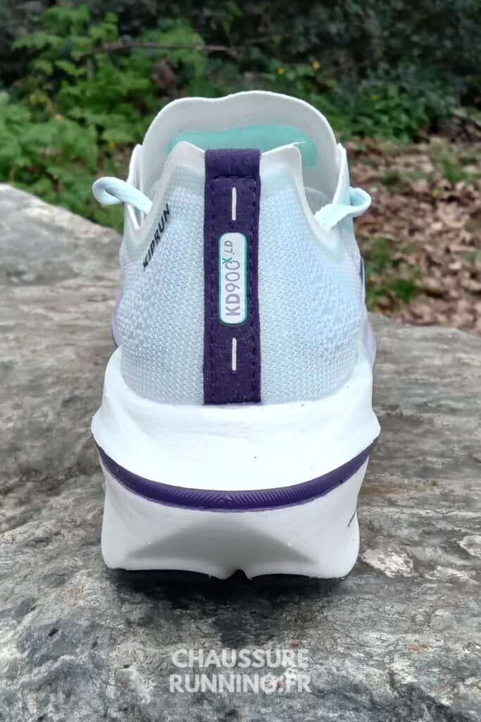 Nous avons testé la Kiprun KD900X LD, modèle carbone Decathlon